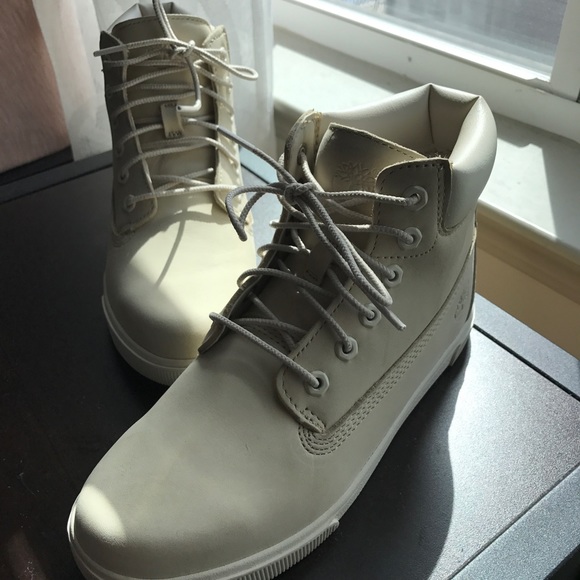 Timberland | Shoes | Cream Lowcut Timberlands | Poshmark